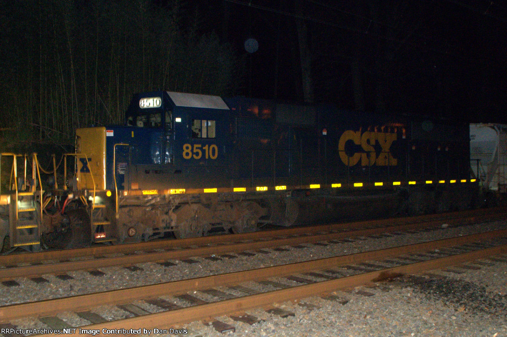 CSX SD50-2 8510 trails on Q300-26.